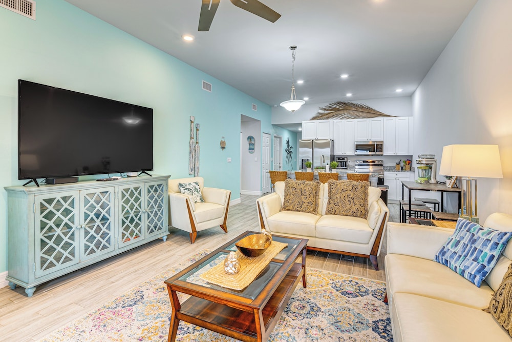 Canal-front Gem W/ Heated Pool In Cape Coral - Sanibel Island, FL