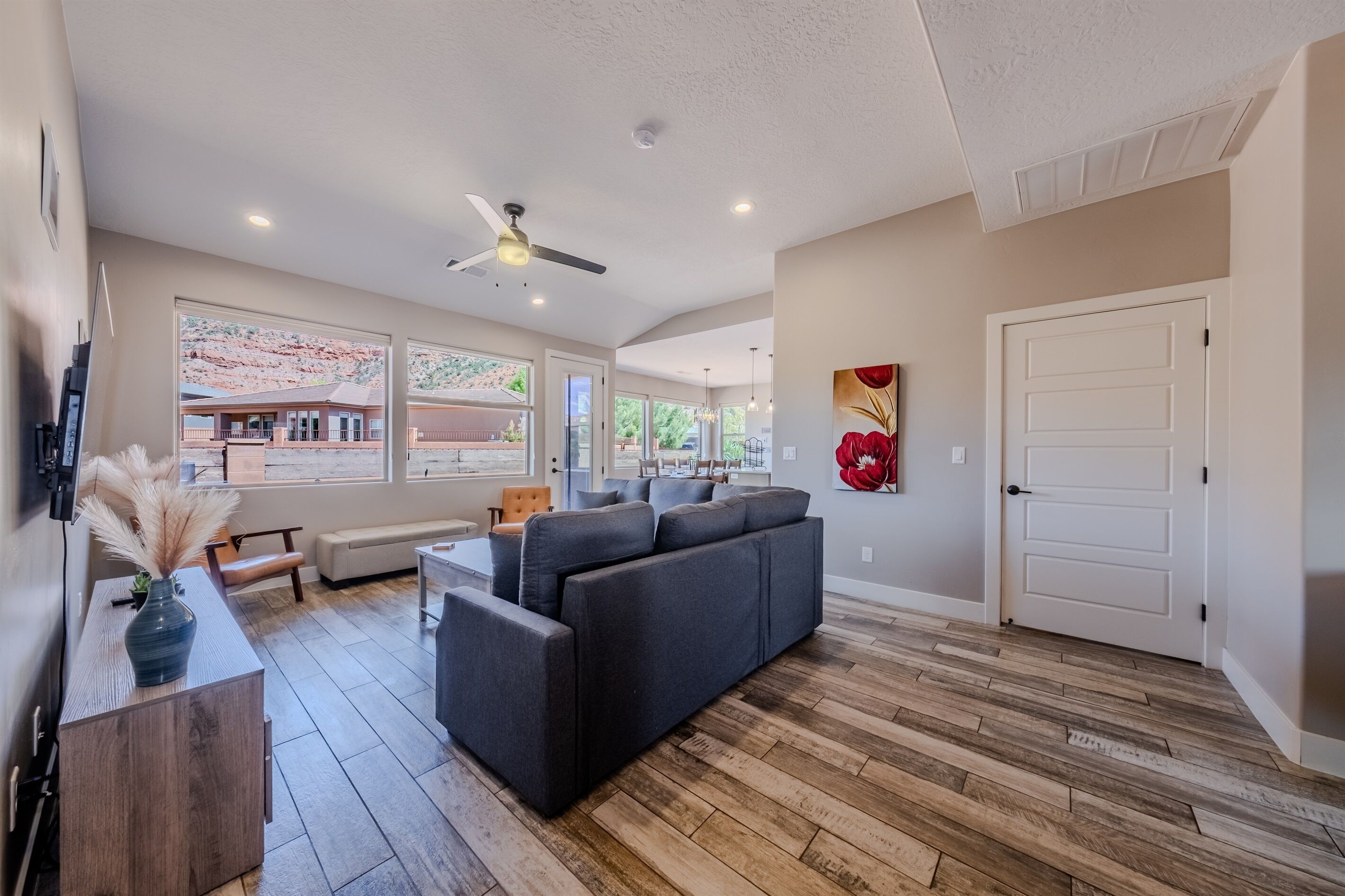 Casa De Red Rock I Pet-friendly I Pool & Fitness Center I Ev Charger - Kanab, UT