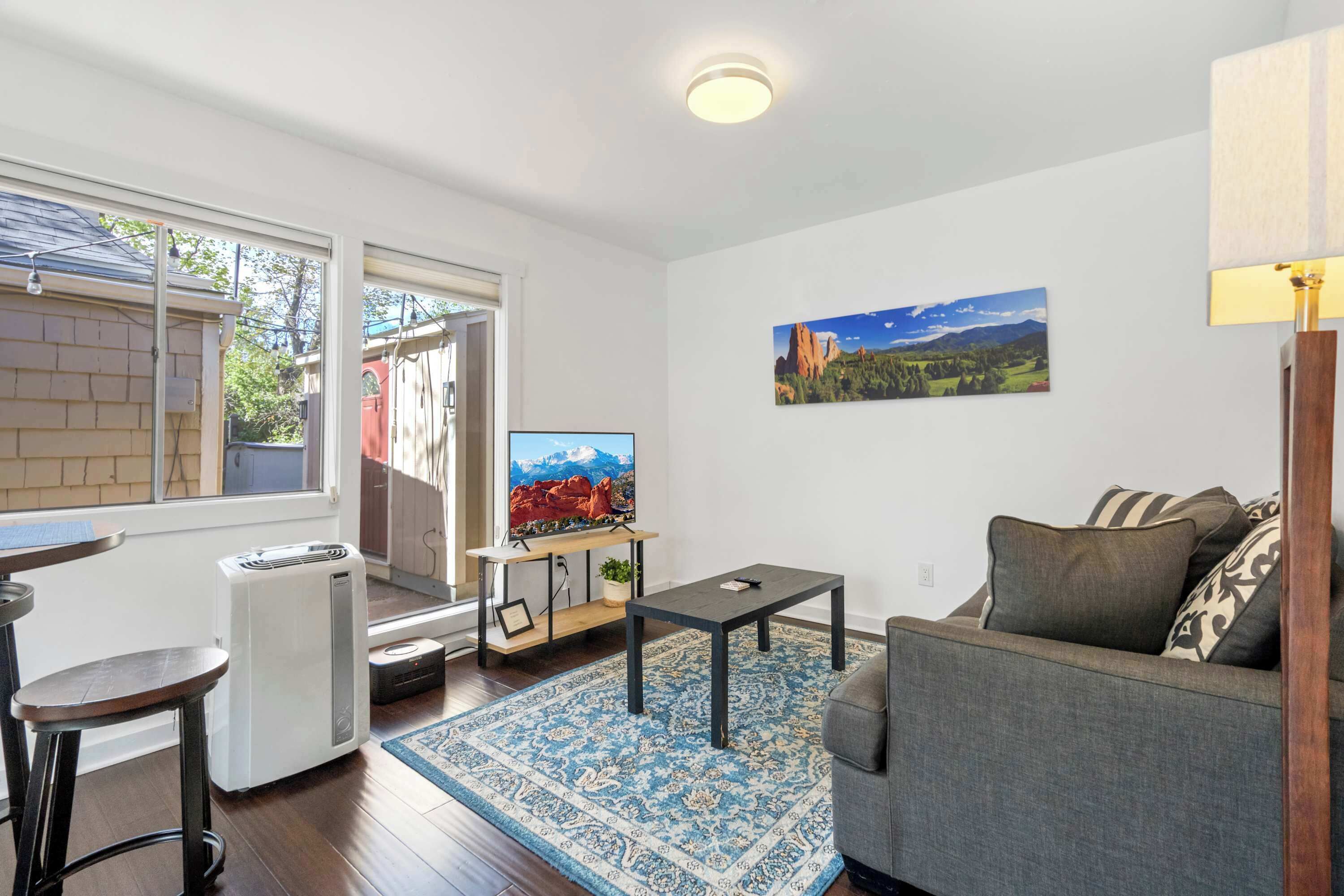 2br Bungalow W/ Seating Patio Near Old Colorado Dt - Colorado Springs, CO