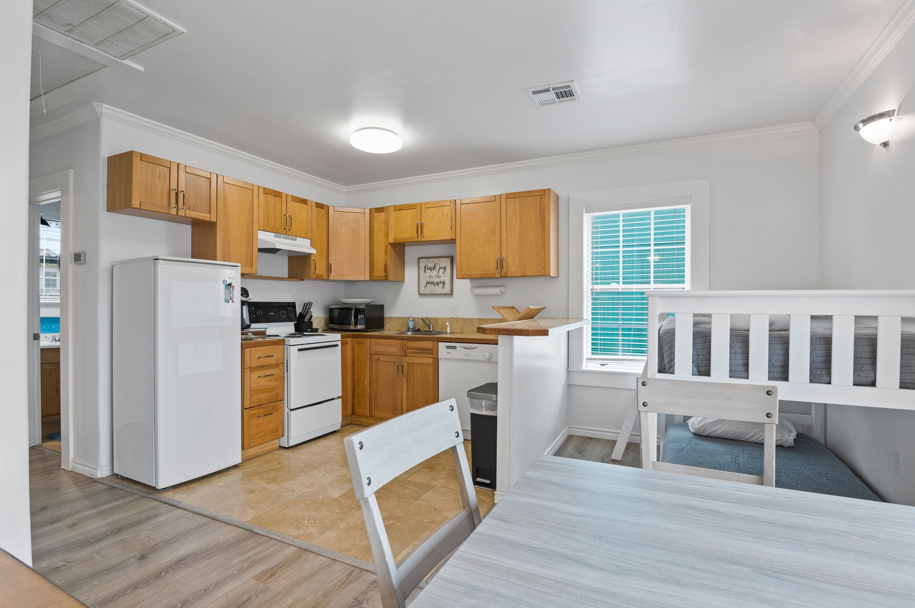 Casa, 1 quarto | Cozinha privada | Um frigorífico, um forno, uma cafeteira/bule, uma torradeira 