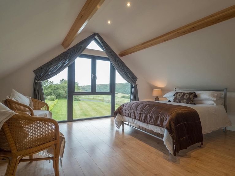 Ty Hen Farm Dairy, Penbryn - Pembrokeshire