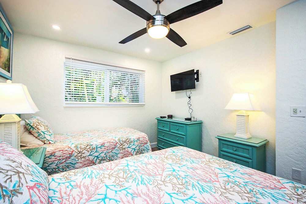 B1 Partial Gulf View - Sanibel | Vrbo