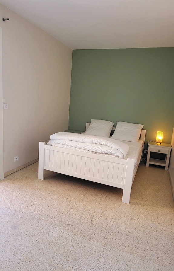 La Frégate Town Centre And Beach - Le Grau-du-Roi