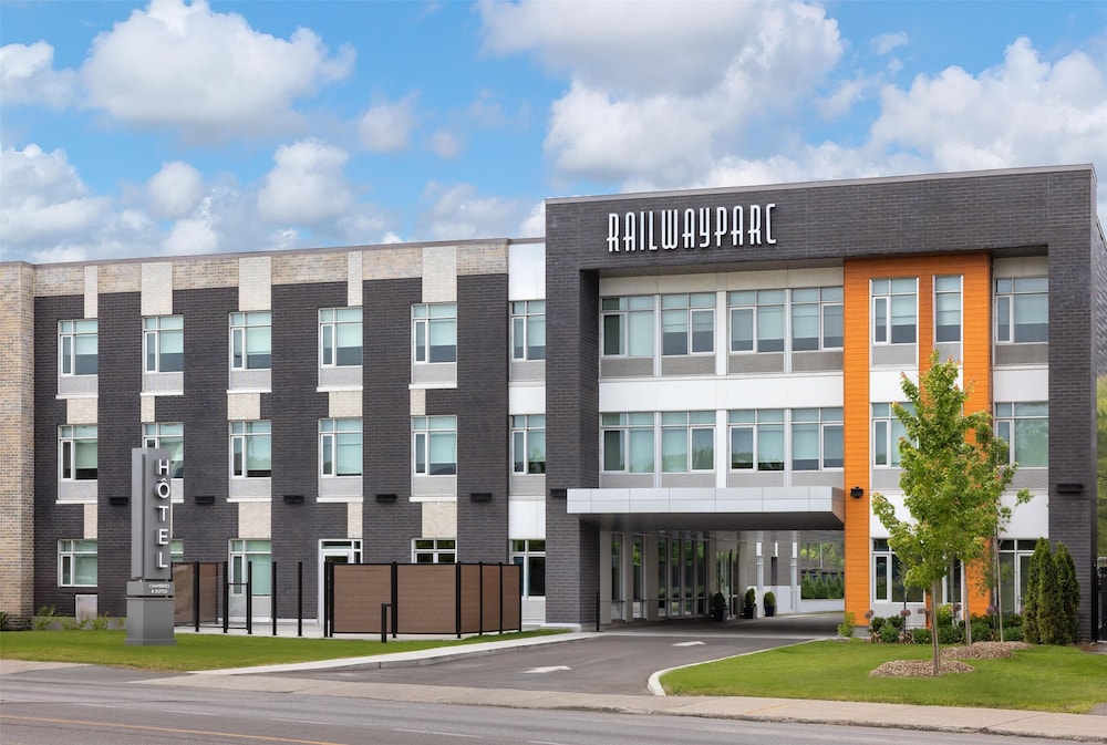 Hotel Railwayparc Montreal, Tapestry Collection By Hilton - Lasalle