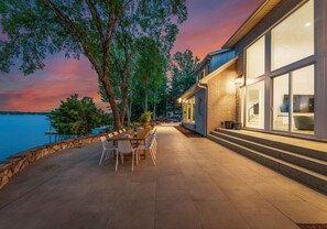 Casa, várias camas (Stone Point Overlook) | Refeições ao ar livre