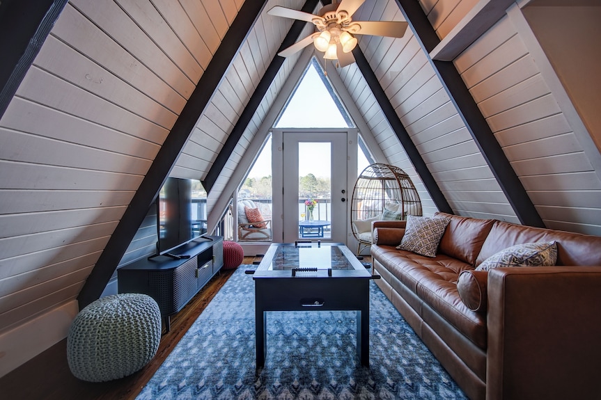 Hot Springs Hideaway - Lakefront/private Dock/hot Tub/sauna/kayaks - Arkansas