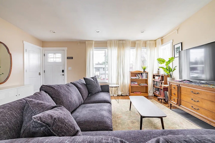 Group-friendly Home With Game Room - Seattle, WA