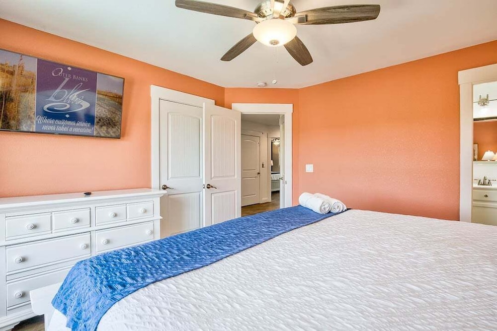 Beach Dreamin | 665 ft to the beach | Private Pool and Hot Tub - Nags ...
