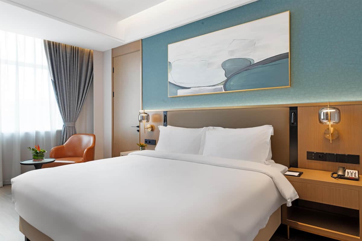 Quarto Executivo, 1 cama king-size | Cofre no quarto, secretária