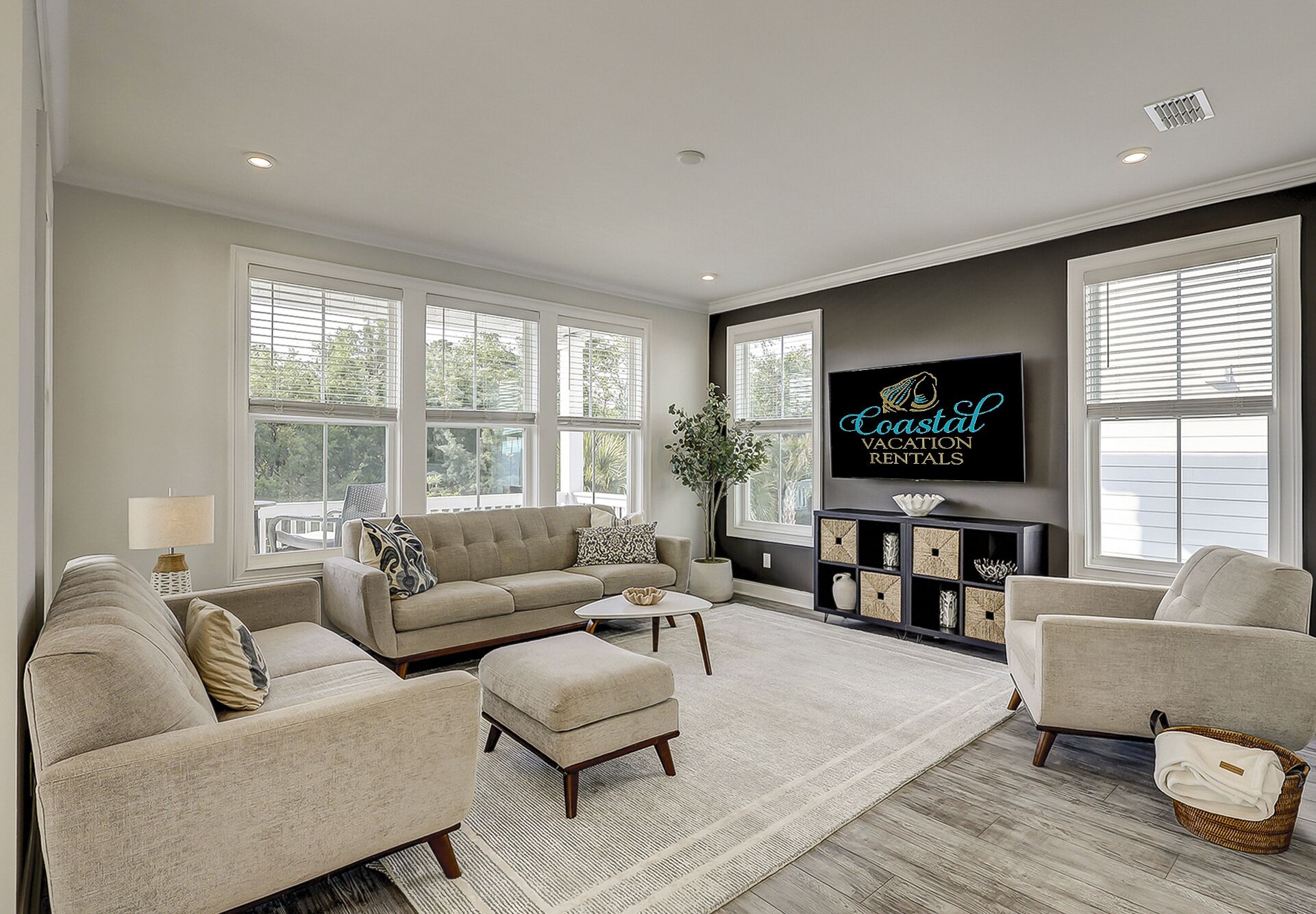 Serene Beach Home W/ Bikes, Golf, & Tesla Charger  Walk To Port Royal Sound! - Hilton Head Island, SC