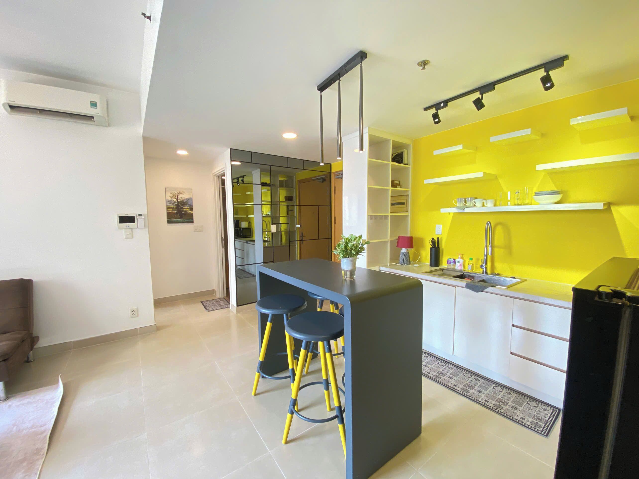 Apartamento de Luxo, Vista para a cidade | Cozinha privada | Um frigorífico, um micro-ondas, uma placa de cozinha 