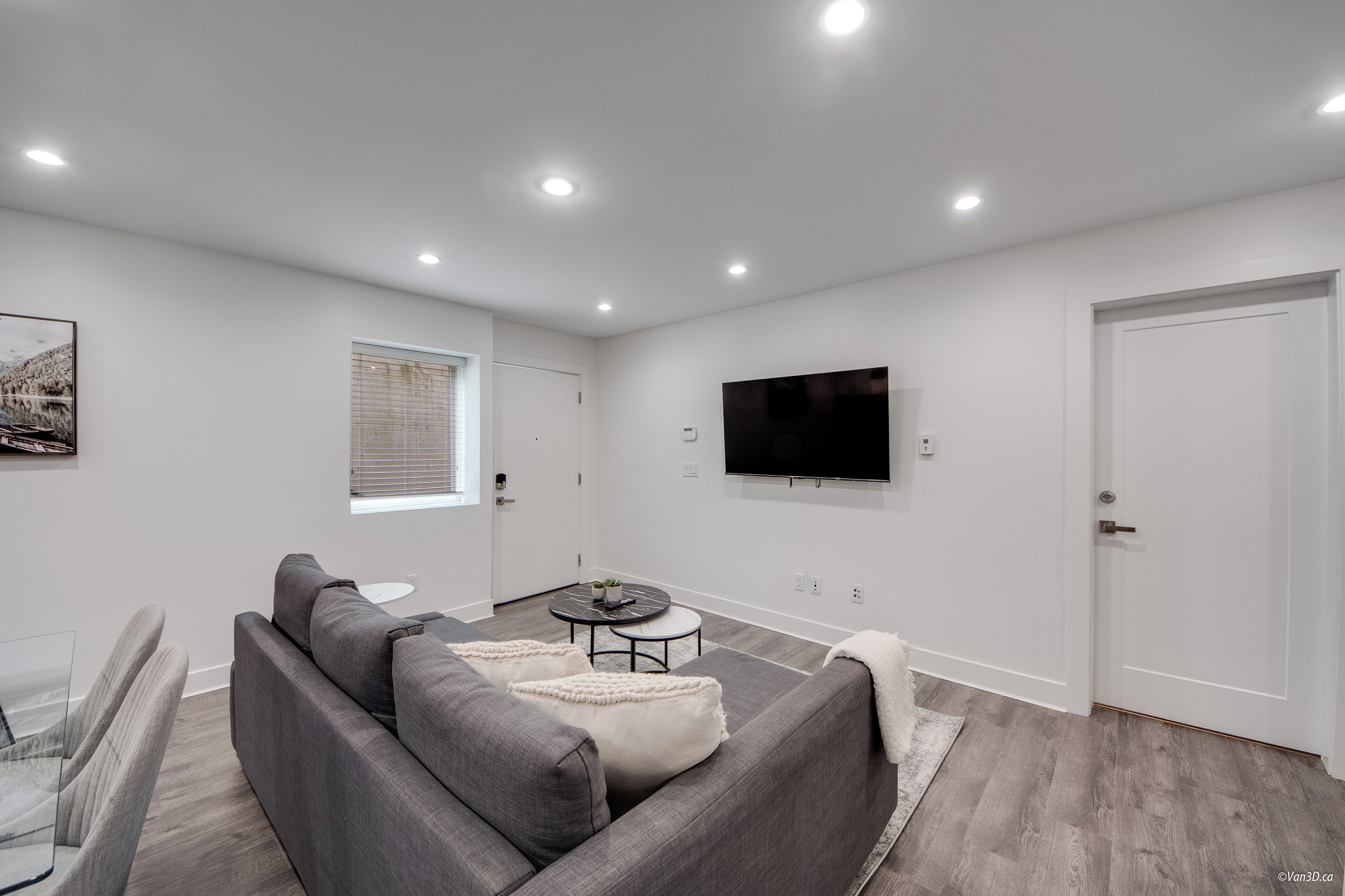 Modern 2 Bedroom + Sofa Bed Suite Near Capilano Bridge & Trails - 6400