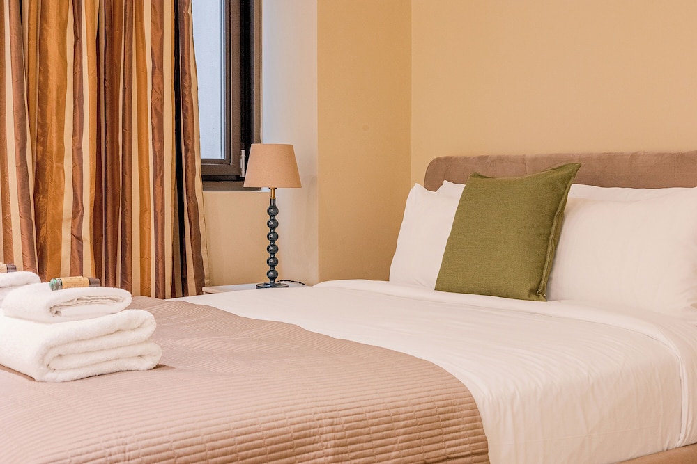 Your Apartment - St. Paul's - Waterloo Station - London