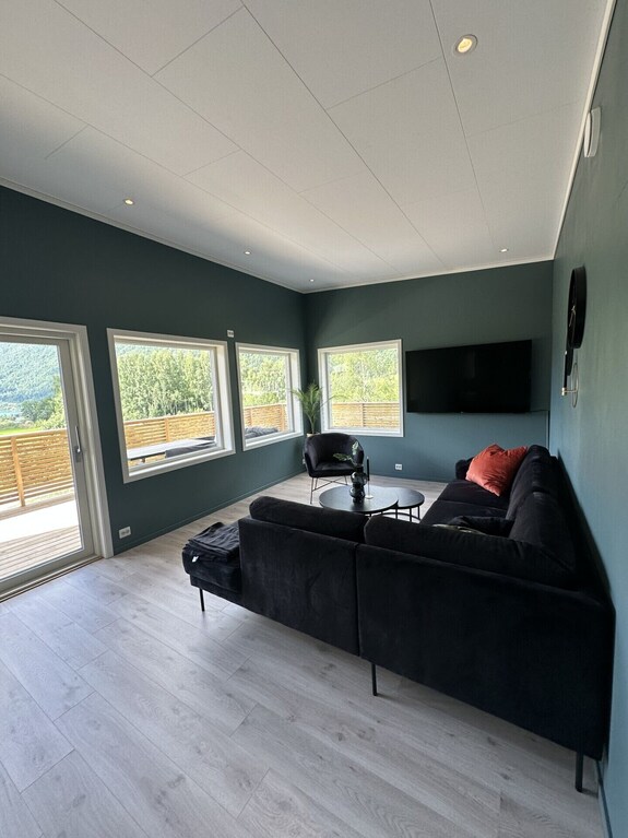 Loen Panorama In Stryn, Outdoor Hot Tub With Fjord And Mountain Views - Loen