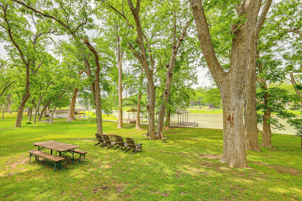 Waterfront Seguin Lake House Near Downtown - Seguin, TX