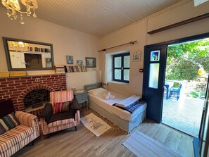 Quarto triplo luxo | Ferros/tábuas de passar roupa, Wi-Fi de cortesia, roupa de cama