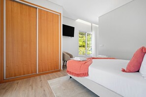 Deluxe Double Room with Extra Bed | 1 quarto, cofre no quarto