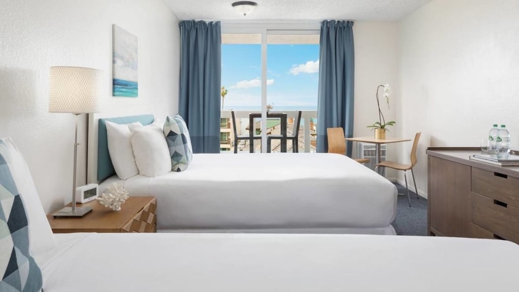 Steps From The Sand! Outdoor Pools, And Walk To Main Beach Park & Heisler Park - Laguna Beach, CA