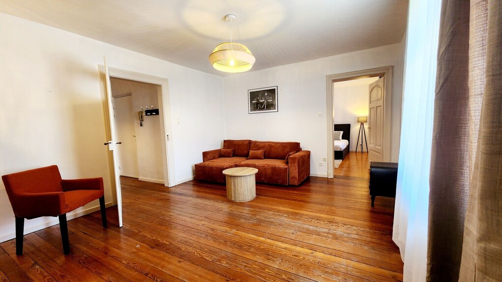 Magnificent F3 In A Quiet Location In The Centre O - メッス