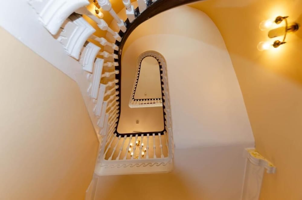 Opul Boutique - Isla de Man