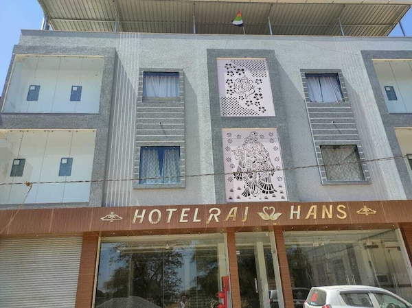 Hotel Rajhans - Khatoo