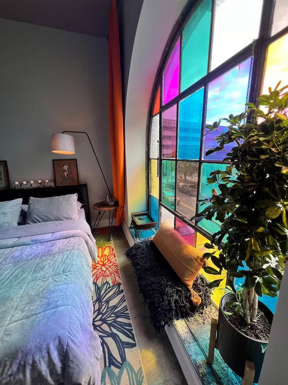 Orange & Groovy Stylish Amphitheater, Park, Metro North, Ferry All 2-10min Walk - Bridgeport, CT