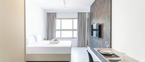 Estúdio | Cortinas/cortinados opacos, ferro/tábua de engomar, Wi-fi grátis