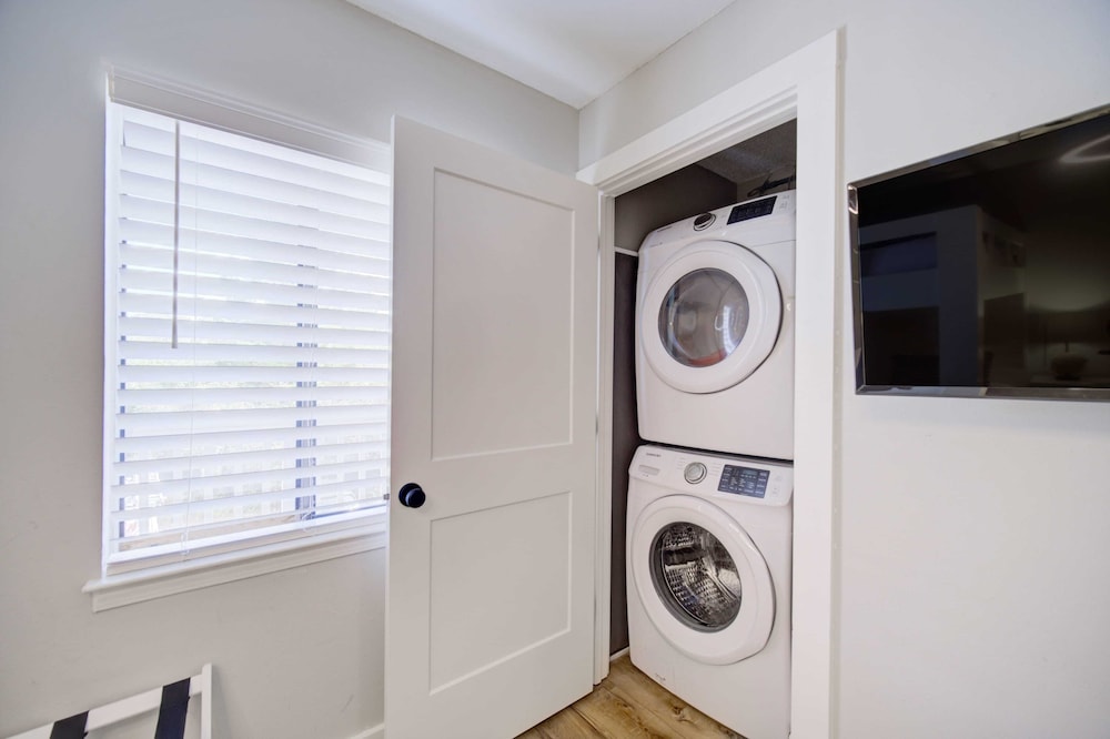 2 Condos, Steps To The Beach Pool+hot Tub, Balcony Lounge Triton & Sea Haven - Seaside, FL