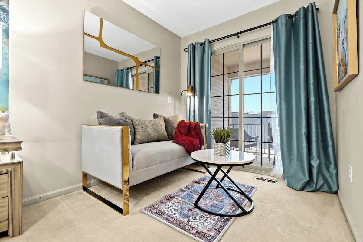 Dt Auburn Hills Lux Condo - Auburn Hills, MI