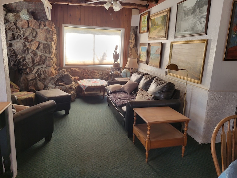 Stone Hearth Cottage In Tranquil Clovis - 克洛維斯