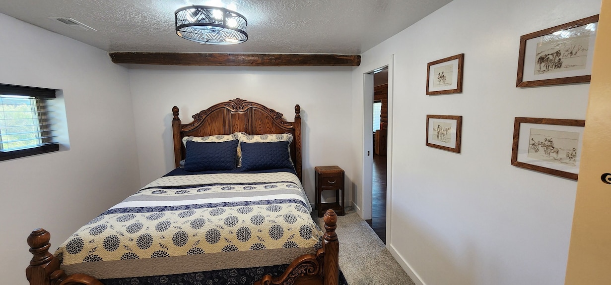 Cookie's Cabin Is A Charming Little Cabin In Adventurous Kemmerer! - Wyoming