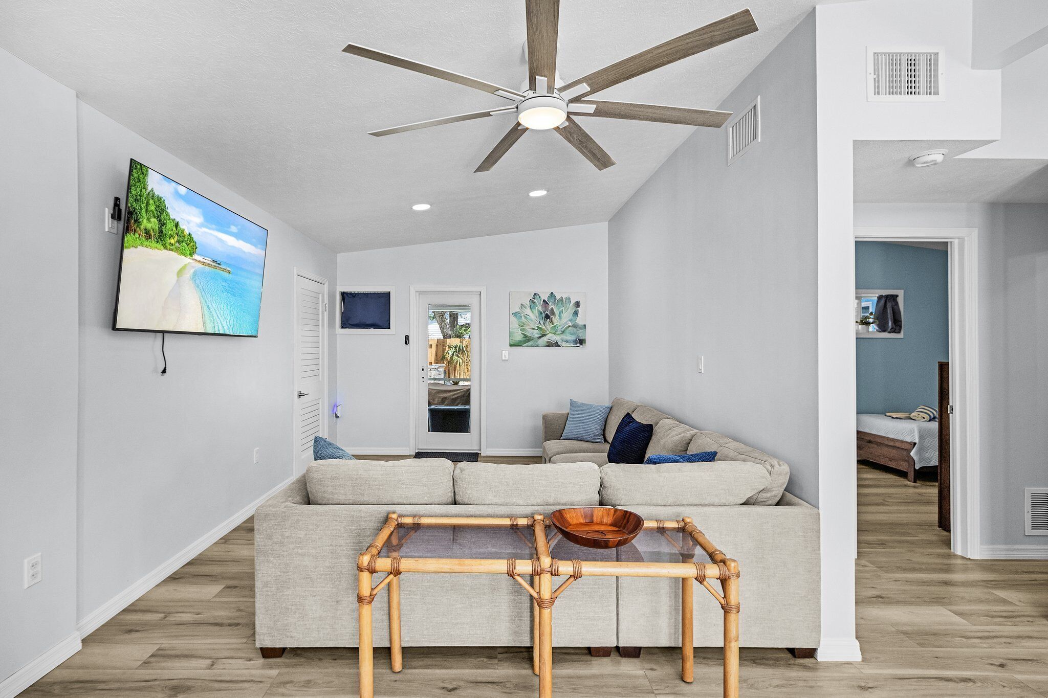 185 Hibiscus Hideaway: 3-bedroom Home In Fort Myers Beach, Just Steps From The Beach. - Fort Myers Beach, FL
