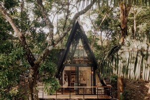 Suite Familiar, varanda, vista para o jardim | Roupa de alta qualidade, camas de colchão Tempur-Pedic, Wi-fi grátis 