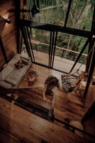 Suite Familiar, varanda, vista para o jardim | Roupa de alta qualidade, camas de colchão Tempur-Pedic, Wi-fi grátis 