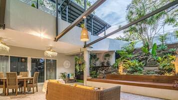 Casa família, 6 quartos, vista para o jardim | Área de estar