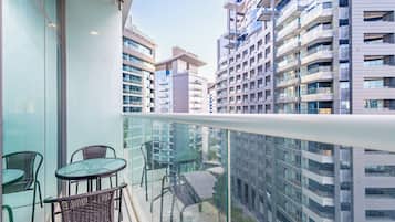 Apartamento, sacada, vista para a cidade | Ferros/tábuas de passar roupa, Wi-Fi de cortesia