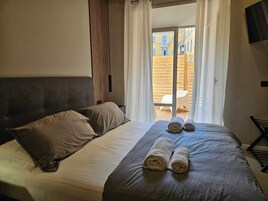 Quarto Duplo Comfort | Secretária, secretária adequada para computadores portáteis 