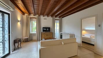 Suíte júnior | 1 quarto, cofres nos quartos, Wi-Fi de cortesia