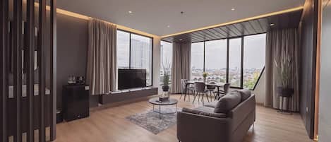 Suíte executiva | Área de estar | TV 32 polegadas com canais a cabo