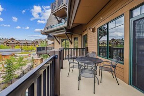 Apartamento em Condomínio Fechado (Luxury Crystal Peak Lodge 2 Bedroom C) | Varanda