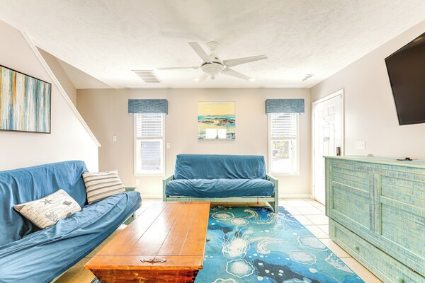 Walk To Ocean & Golf: North Myrtle Beach Home! - North Myrtle Beach, SC