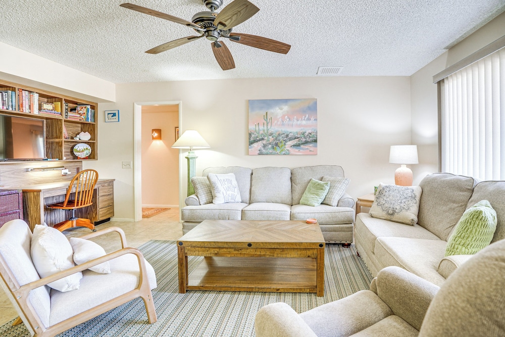 Walk To Golf Course: 55-plus Home In Sun City West - Glendale, AZ