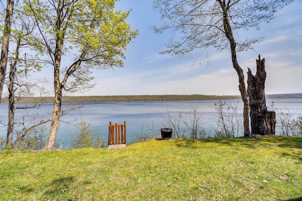 < 1 Mi To State Park: Trumansburg Cottage W/ Deck! - Taughannock Falls State Park, Trumansburg
