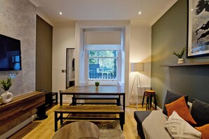 Apartamento | Sala de estar | Smart TV de 42 polegadas com canais digitais