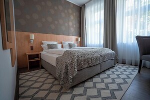 Quarto casal clássico | Escrivaninha, ferros/tábuas de passar roupa, Wi-Fi de cortesia