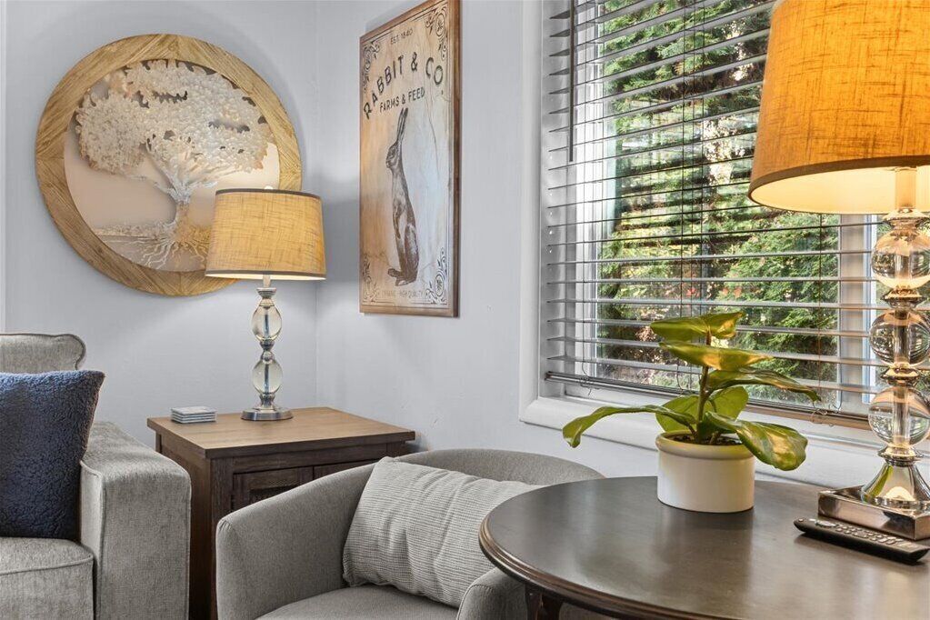 Charming Downtown Coeur D'alene 2-bedroom Home - Coeur d'Alene, ID