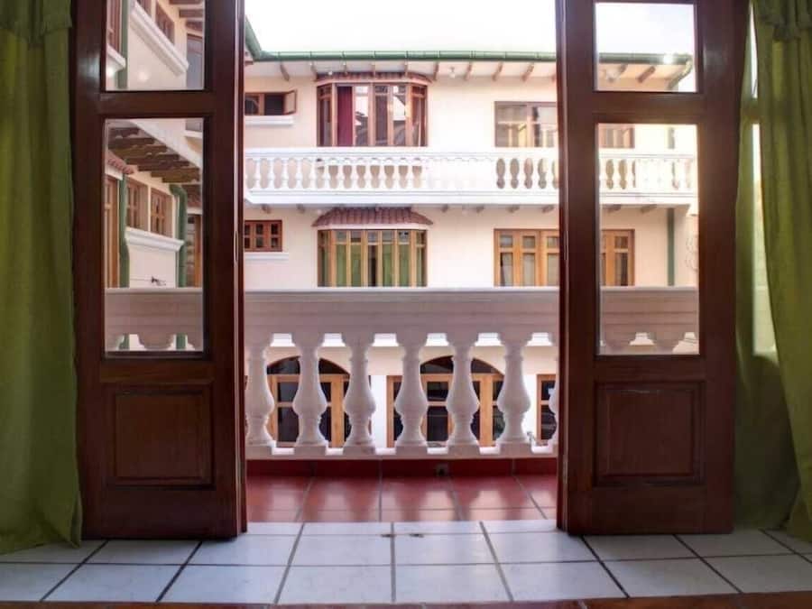 Quarto casal ou duplo, sacada, vista para a piscina | Terraço/pátio