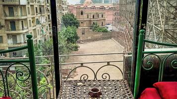 Quarto casal ou duplo luxo, vista para a cidade | Individualmente decorados, Wi-Fi de cortesia, roupa de cama