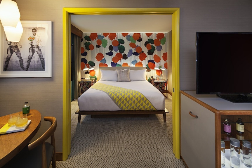 2 Boardwalk King Suite At The Kinney Venice Beach! - Venice Beach, CA