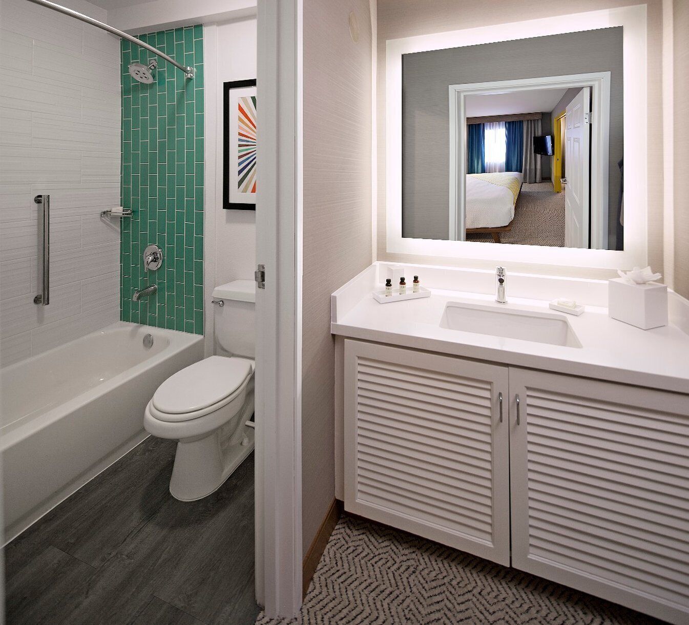 4 Boardwalk King Suite At The Kinney Venice Beach, Onsite Swimming Pool! - Santa Monica, CA